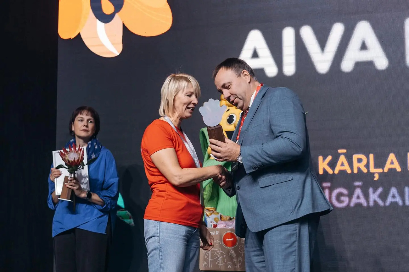 "Sporto visa klase" sezonas atklāšana un balva mūsu sporta skolotājai 18.10.2024 : milenbaha-vsk.lv